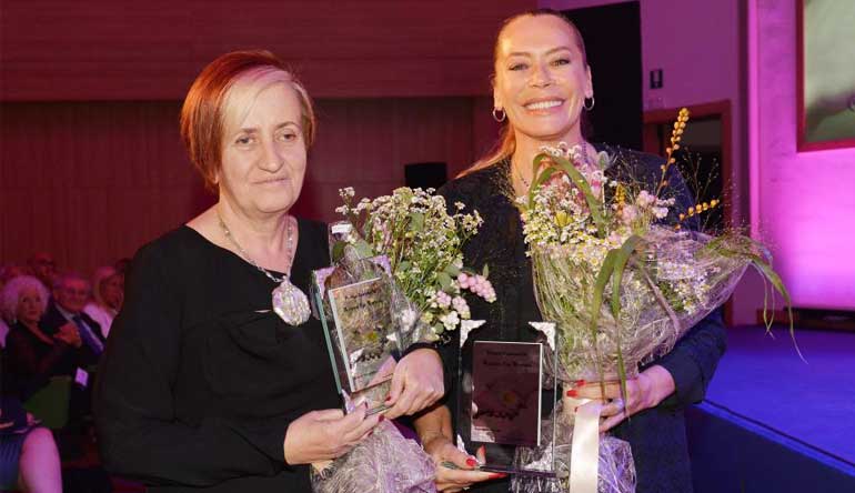 Maria Grazia Passeri e Barbara De Rossi, vincono il premio Camomilla ...